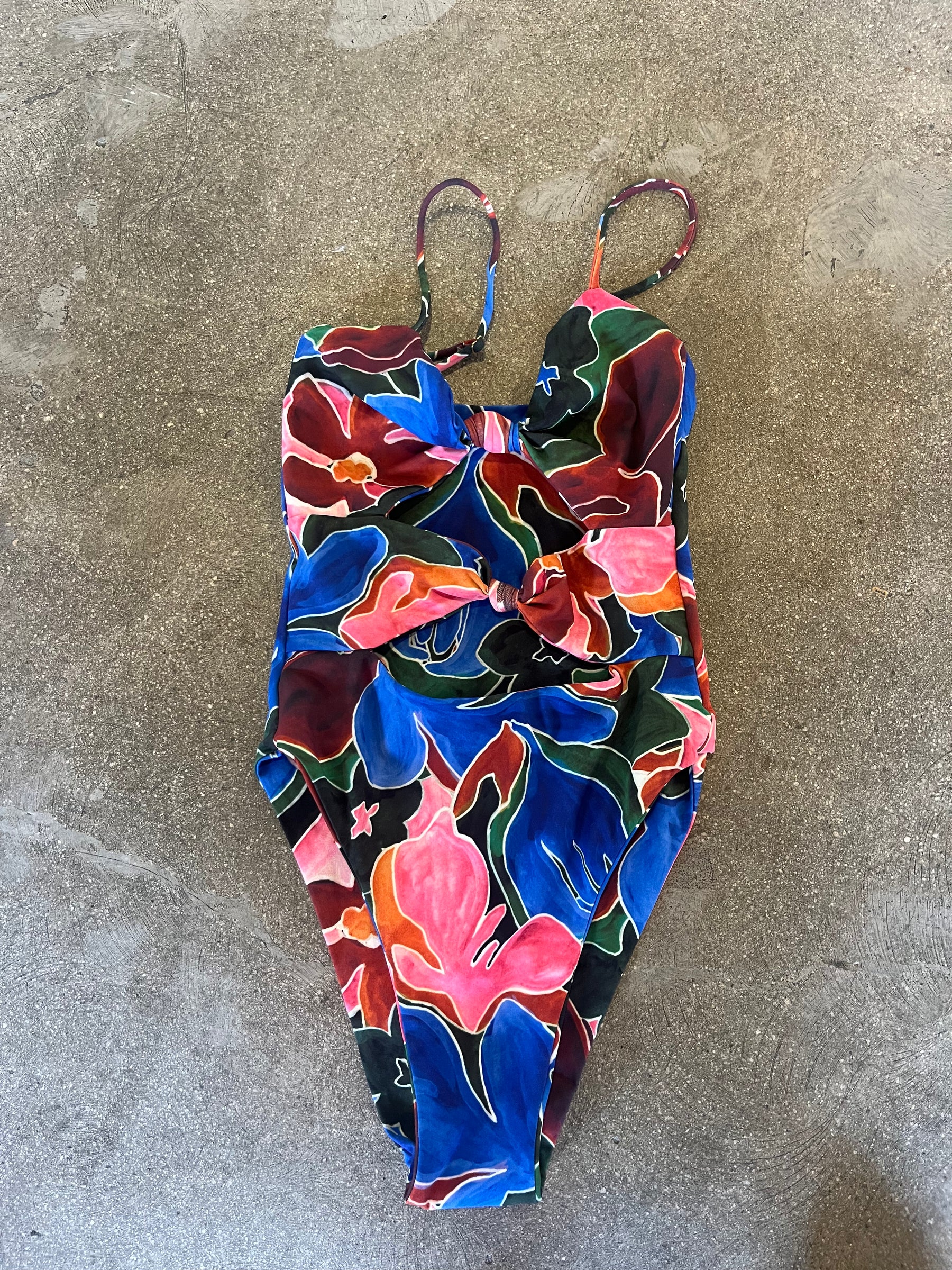 ALLY ONE PIECE IN ARES- SAMPLE SALE – RESA